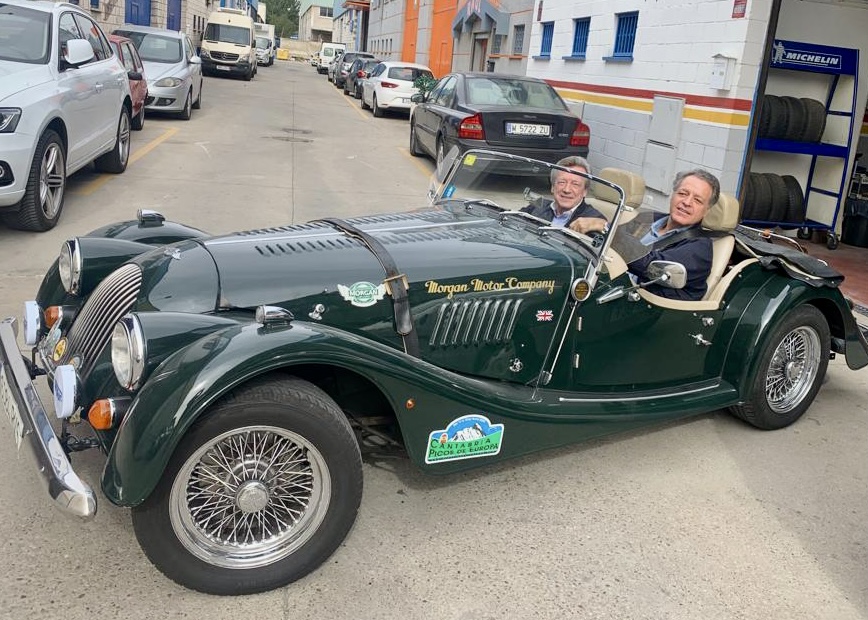 Rafa Llopis, conducir el Morgan entre sol y sol - Morgan Sports Car ...